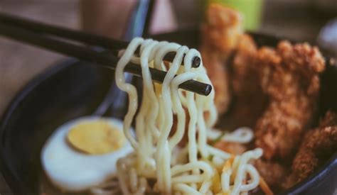 Premium Photo Close Up Of Bread In Plate On Table