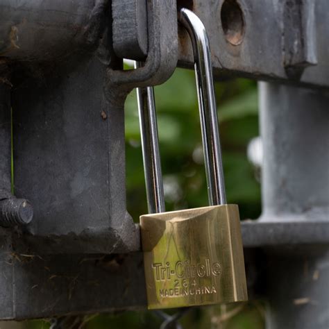 Tri Circle Brass Padlock 38 X 64 X 67mm Ls Toolstation