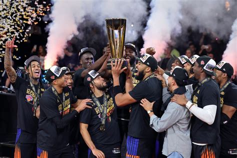 Knicks Win Nba Cup After Rallying To Beat Spurs 124 113 The Globe And