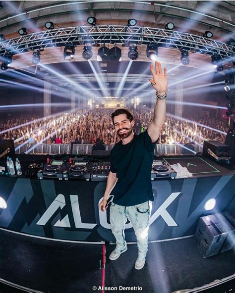 Pin De Marta Bonvino Em Brazilian Vip Alok Shows Dj Dj Alok