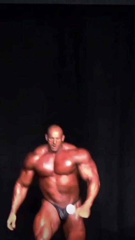 Robert Burneika Tumbex