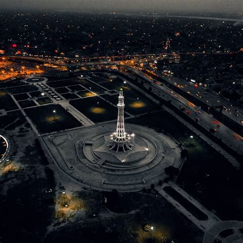 Night Beauty Of Minar E Pakistan In Lahore Lahore City Wallpaper