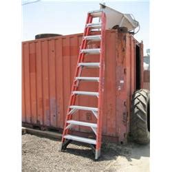 10 Fiberglass Step Ladder