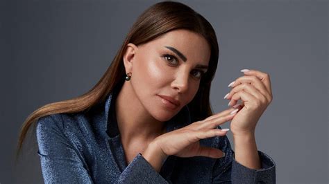 Ebru Polatın 14 Ayar Altınlı Sahne Kıyafeti Onedio