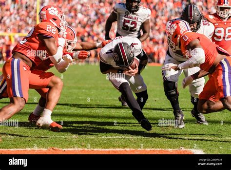 South Carolina Quarterback Spencer Rattler 7 Dives Into The End Zone
