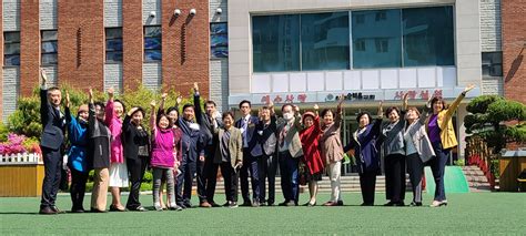 감사제목0425 주일 1 아내사랑 부부사랑운동본부 함께하는 아내 배우자를 허락하시고 결혼하여 살아가도록 허락하신 하나님아버지 감사합니다 1 예배를 드리면서 옆에있는