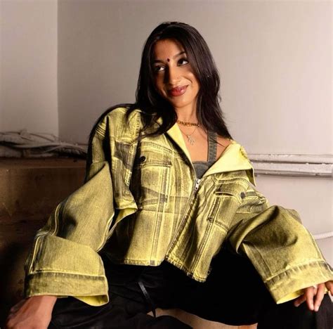 Lara Raj On Instagram வணக்கம்💙🇮🇳🇺🇸 Dreamacademyhq Dreamacademyhq Hybe Geffen Hybegeffen