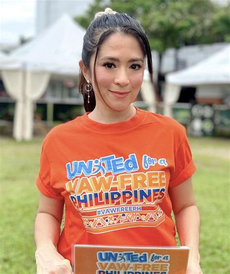 Antoinette Taus Shows Support For Ending Violence Against Women Lifestyle Inq Lifestyle Inq