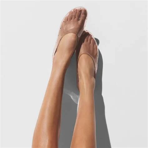 Skims Jelly Flat Clay Editorialist