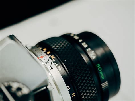Understanding The Depth Of Field Scale On Manual Camera Lenses Contrastly