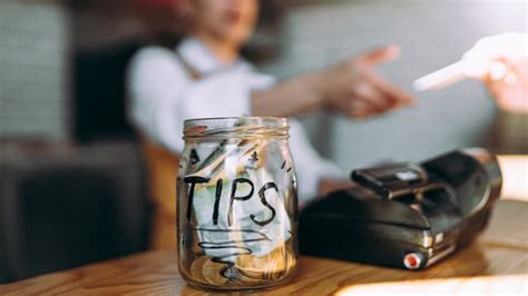 Eccentric Tipping Culture in Countries Around the Globe - viralnom