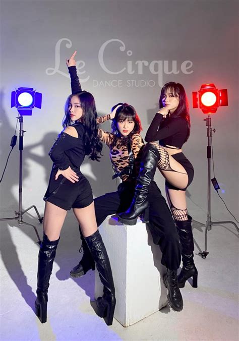 Tập nhảy sexy dance để thoát mác đuông dừa Le Cirque