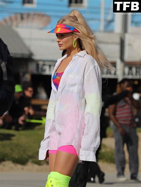 Margot Robbie On Beach 116 Photos Sexy E Girls🔞