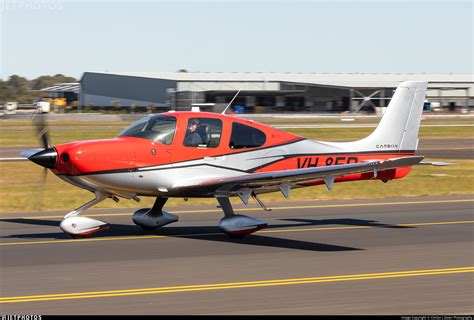 Vh 8er Cirrus Sr22 Gts G6 Carbon Bankstown Flying School Clinton