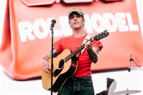 Role Model Drops Out Of Gracie Abrams Shows Over Good Sex Filming