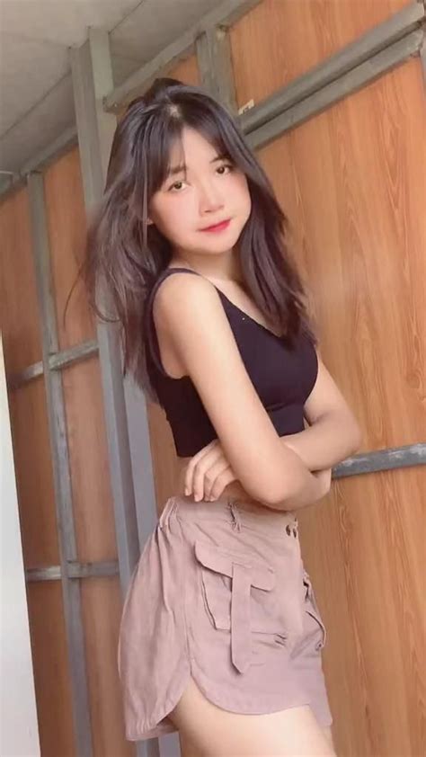 👸 𝗬𝗼𝗼𝗻 𝗣𝗼𝗲 𝗘𝗮𝗶𝗻♥tik Tok 🇲🇲 Video Pretty Korean Girls Beautiful