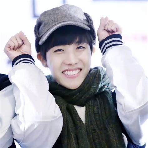 Pin De Isadora Ramos Hopekookarmy Em J Hope Bts Jung Hoseok 🐿 J