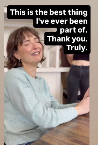 Atandt Commercial Star Milana Vayntrub Shares Flirty Photos Raises 500k For Wildfire Victims
