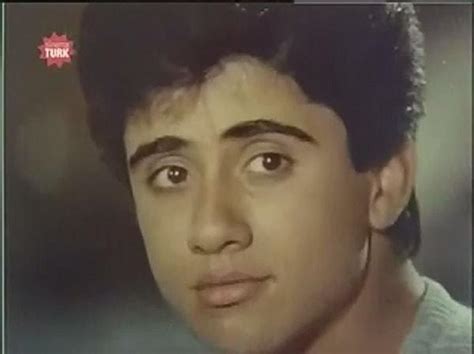 Küçük Emrah Nasıl Zengin Emrah Oldu Şarkıcı Emrahın Çene Yoran Mal Varlığı Onedio