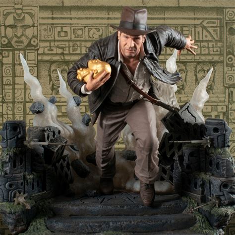 Raiders Of The Lost Ark Indiana Jones Escape With Idol Deluxe