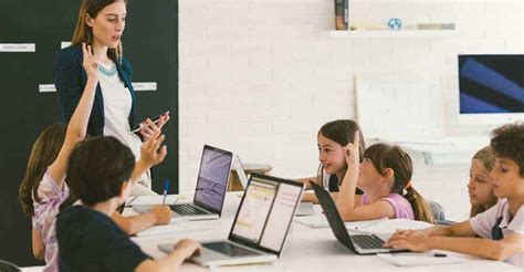 Advantages And Challenges Of A Collaborative Classroom Environment