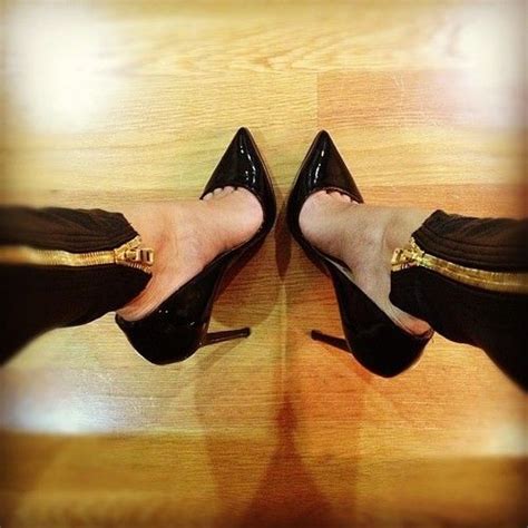 17 Best Images About Toe Cleavage On Pinterest Sexy Flats And Ladies