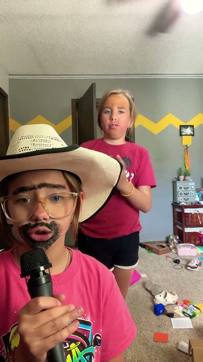 She Looks Do Perty With Her Makeup On 😛 Youtube