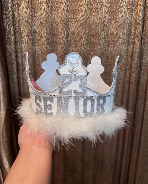 25 Cutest Senior Crown Ideas Youll Obsess Over Stylin By Sarita