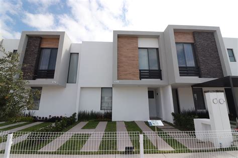 C Inmobiliaria León