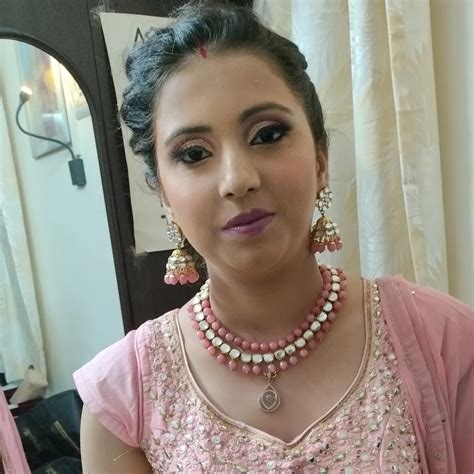 Mua Simranjeet Kaur Makeup Magnifies The Beauty That Already Exists Products Used Makeupbase