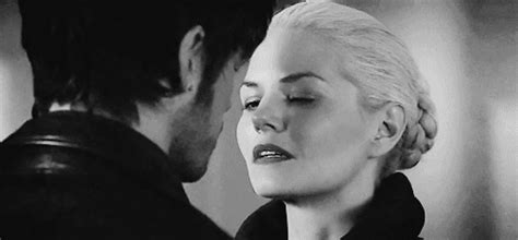 Black Swan Kiss 