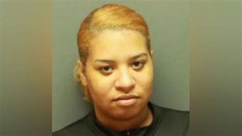 Virginia Mom Of 6 Year Old Who Shot Teacher Surrenders To Police Abc News