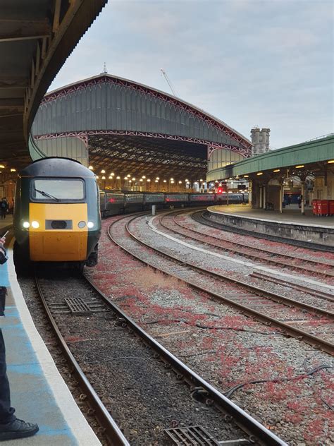 Class 43 Unit 43102 In Intercity Swallow Livery Pulling Into Leicester