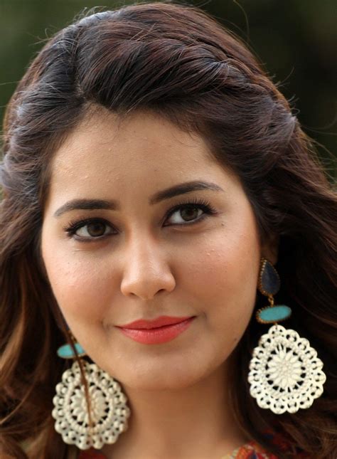 Telugu Actress Rashi Khanna Face Close Up Photos Gallery