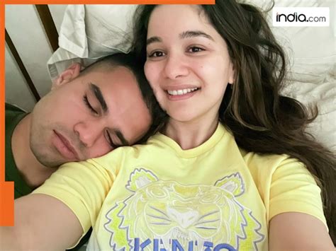 After Getting Dropped From Mumbai Indians Arjun Tendulkar And Sara Tendulkar Decide To