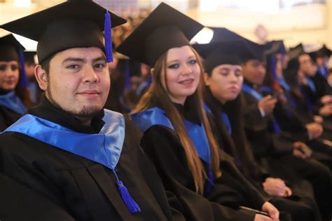 Se Gradúan 451 Alumnos De La Uveg