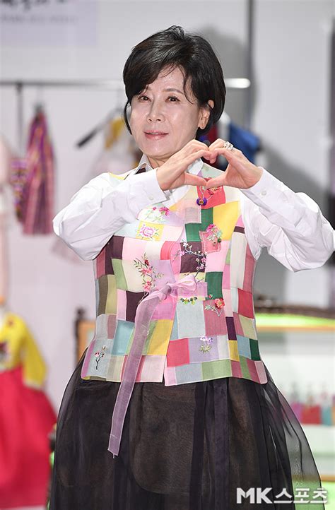 박정수 ‘박술녀 한복 사랑해요 Mk포토