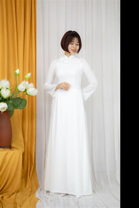 Áo Dài Trắng Thiết Kế Kết Hoa Nổi Vải Tằm ý 4 Tà