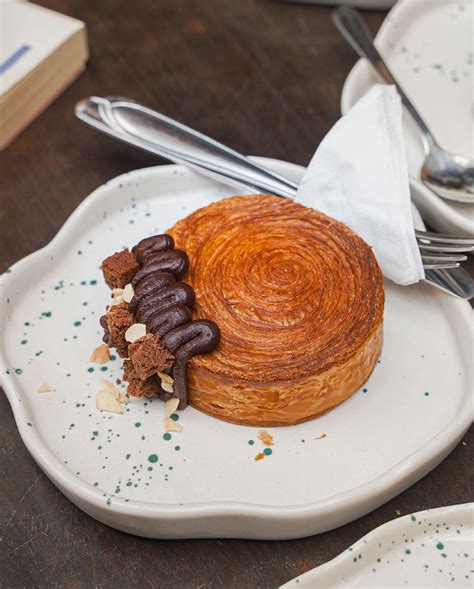 10 Cromboloni Di Bandung Yang Lagi Viral Nibble