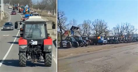 Аграрии с сельхозтехникой направляются к КПП Кагул Оанча