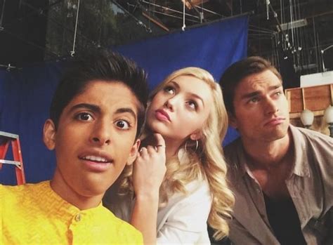 7 Hot Sexy Sabreena Brar Bikini Pics