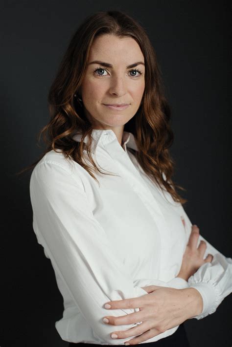 Individual Headshot And Branding Content — Geelong Portrait Photographer Sally Mccann Photographer