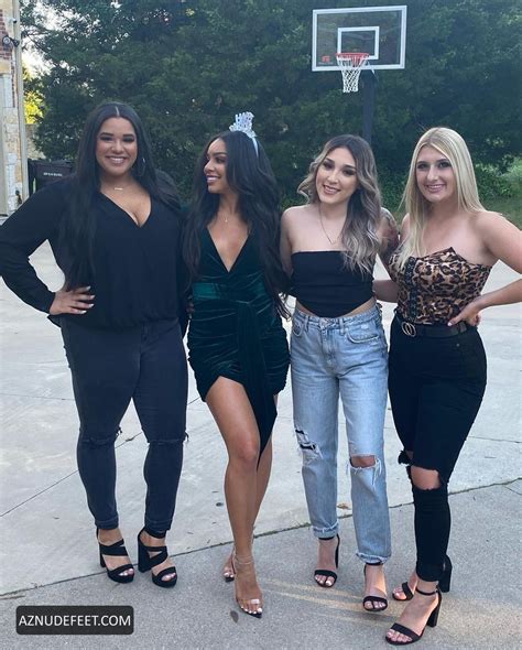 Deandra Kanu Feet Aznudefeet