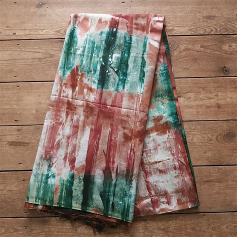 Red And Green Waves Batik Urbanstax