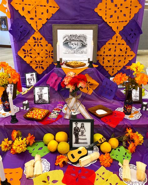 Altar Del Dia De Los Muertos Dia De Muertos