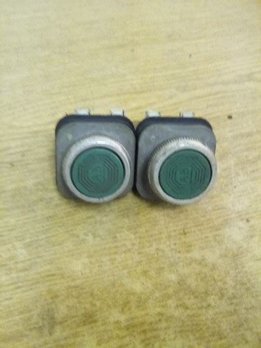 Lot Of 2 Allen Bradley 800t A1d1 Green Pushbutton 600v Ebay