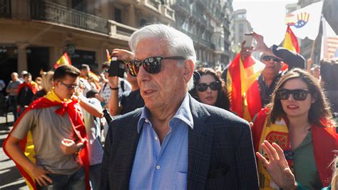 Mario Vargas Llosa En La Marcha Por La Unidad En Barcelona El