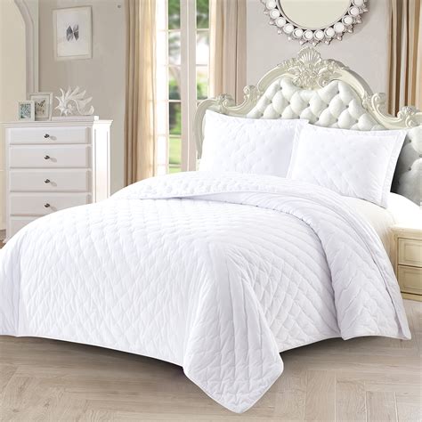 Royal Tradition All Season Fluffy Velvet Mini Dots Quilted Bedspread