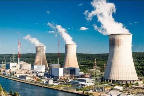 Iuvm Archive From Non Alignment Approach To Nuclear Tensions