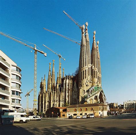 Thoughts On Architecture And Urbanism Advancing In The Construction Of